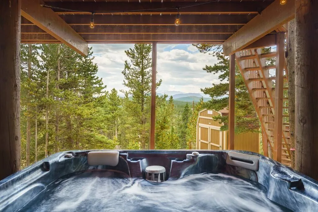 Exploring the 18 most romantic cabins in Colorado in 2024